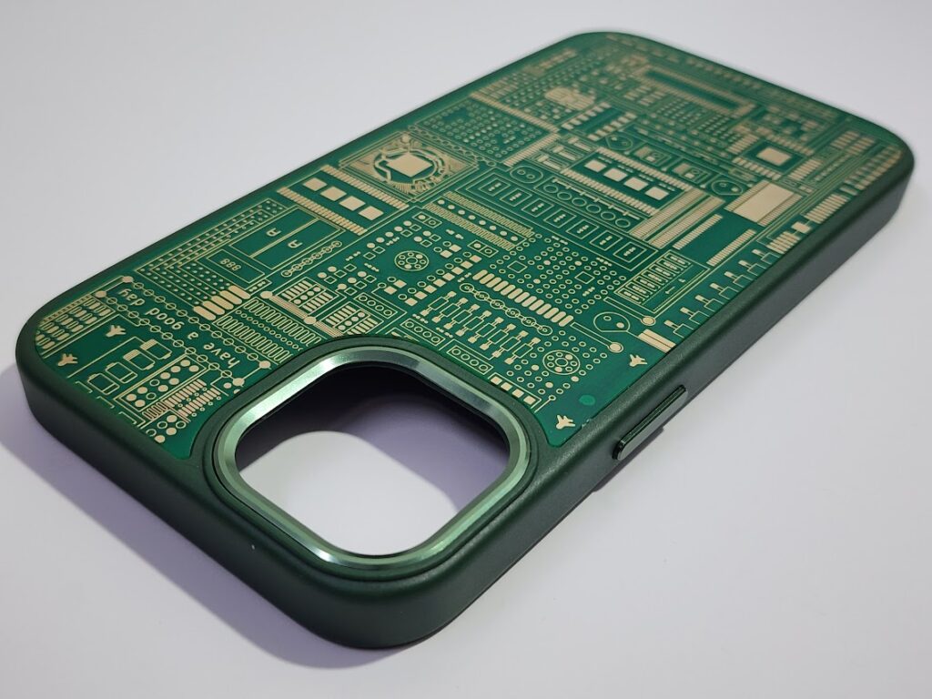 iPhone 13 3D Circuit Design Back Cover – BT Limited Edition Store