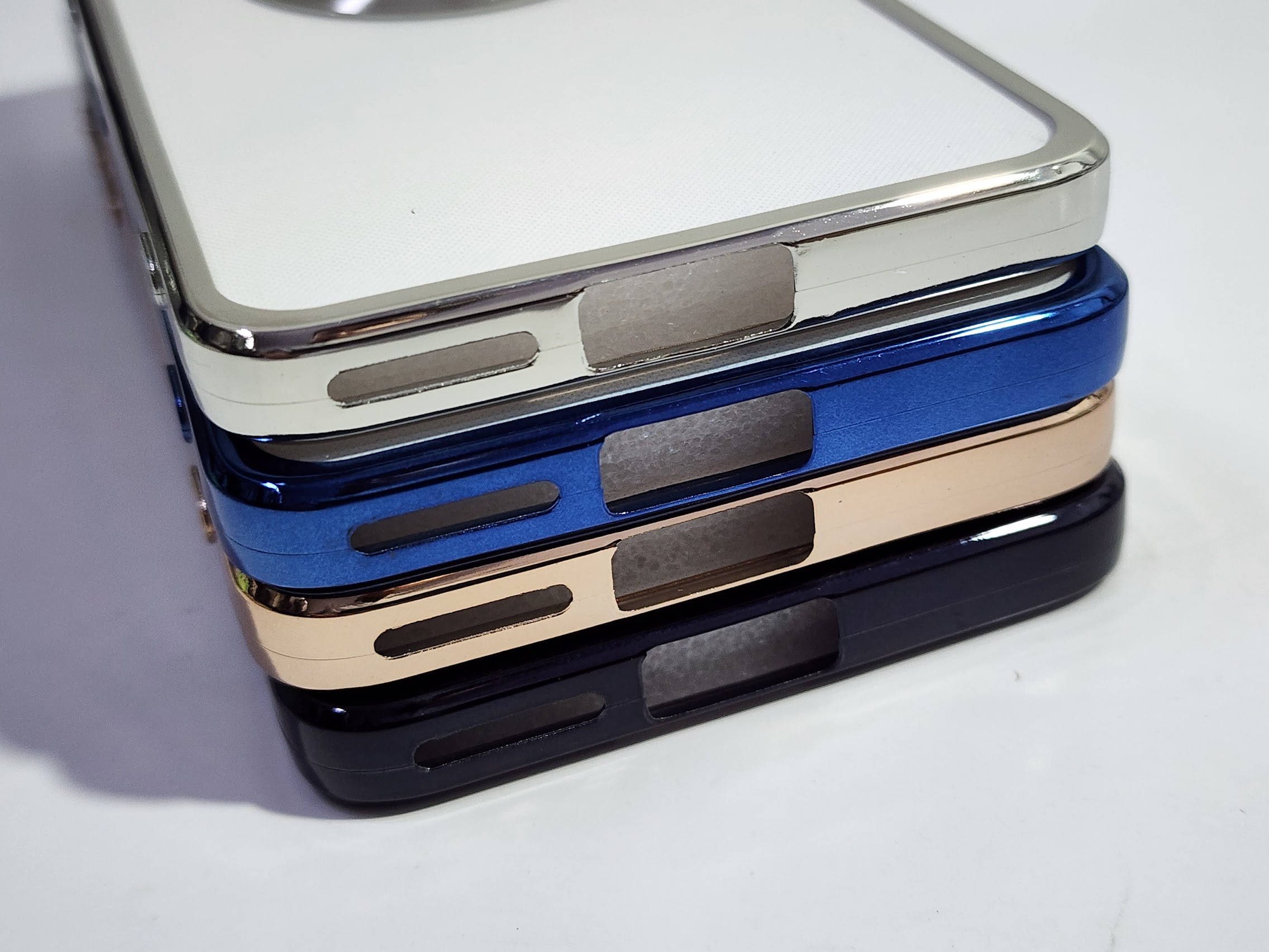 Motorola Edge 30 New CD Chrome Back Cover – BT Limited Edition Store