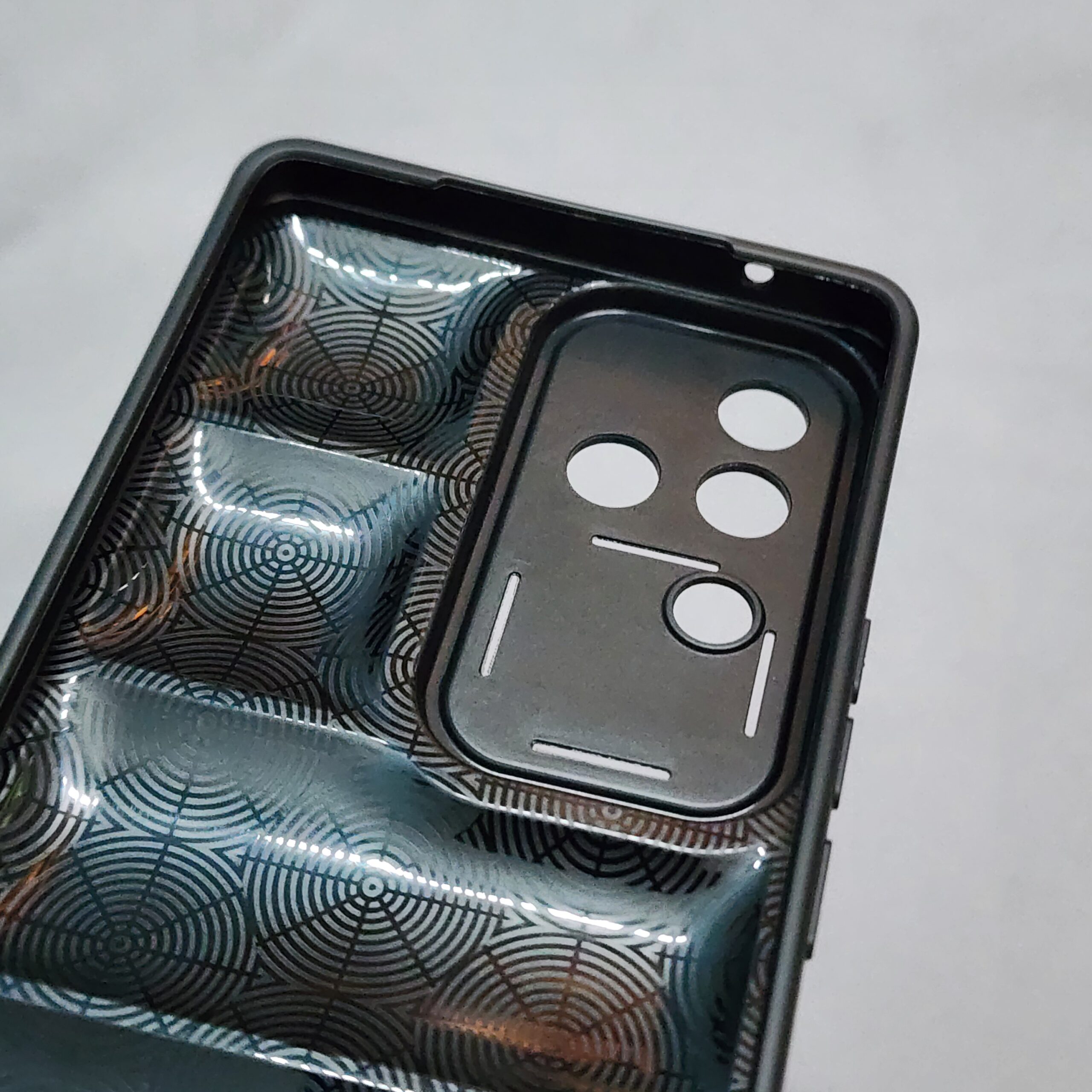 Vivo V30 New Stylish Puffer Back Cover – BT Limited Edition Store